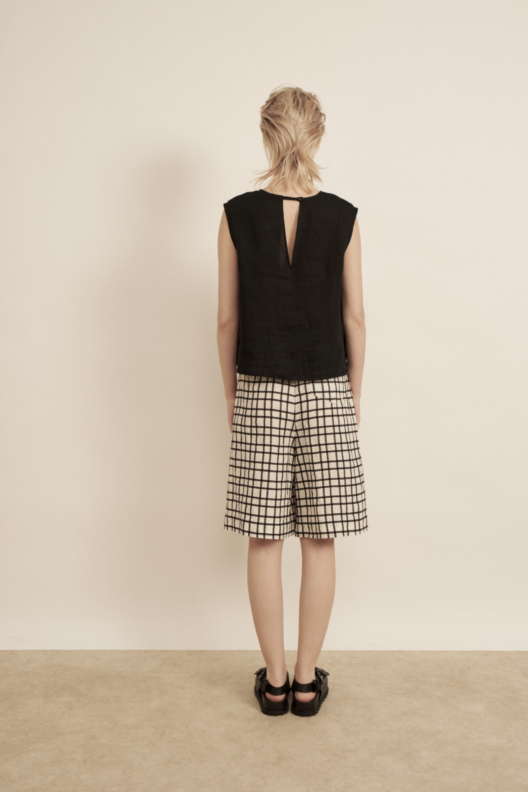 - רינה צין - Rina Zin הנחה שח 200 על כל 1000 שח